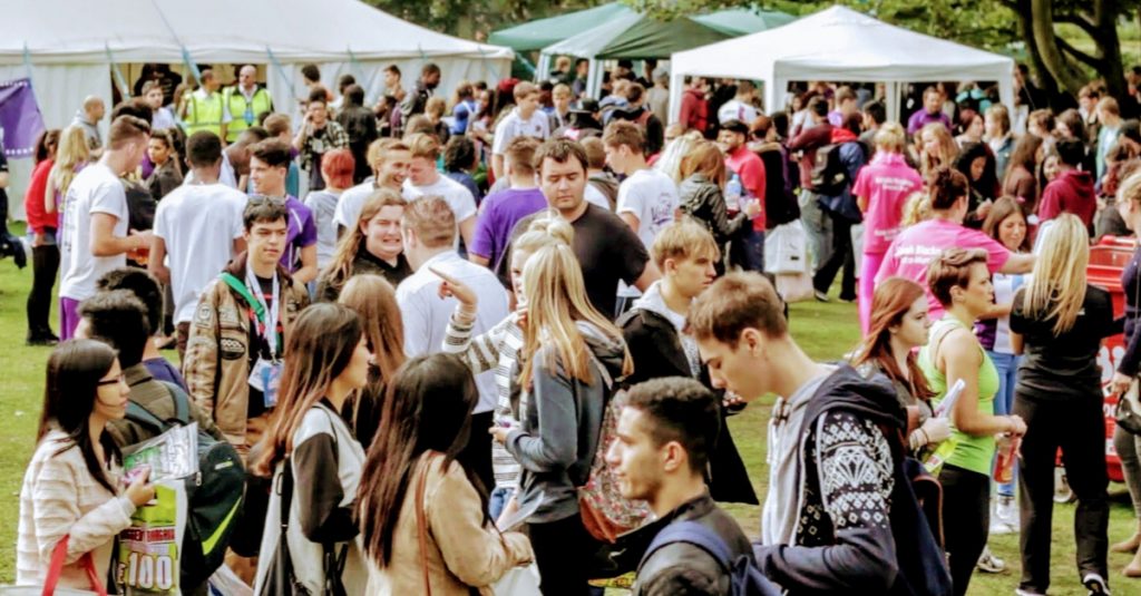 How to advertise to students at freshers fairs